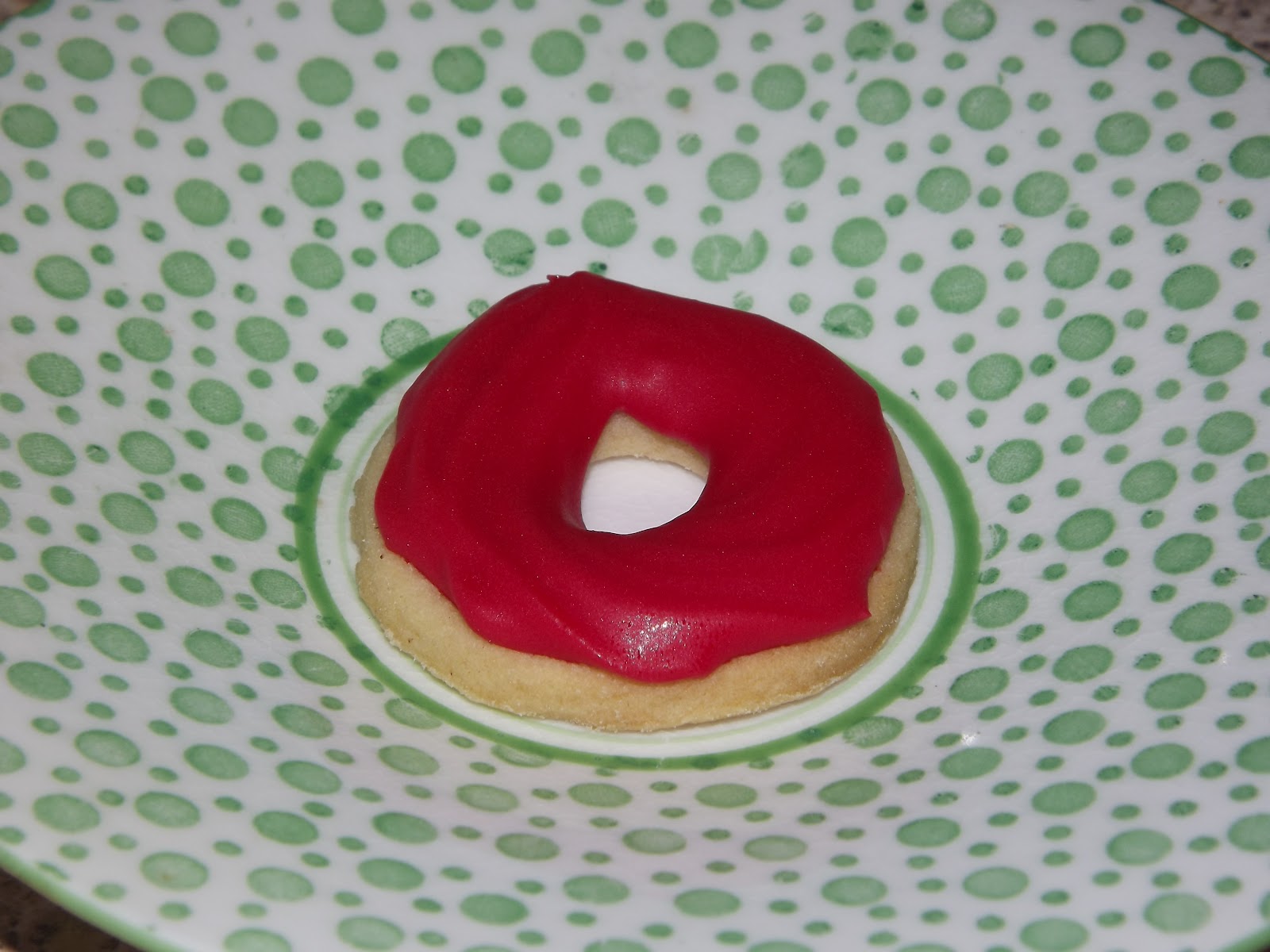 Icing...so sweetly: Iced biscuits