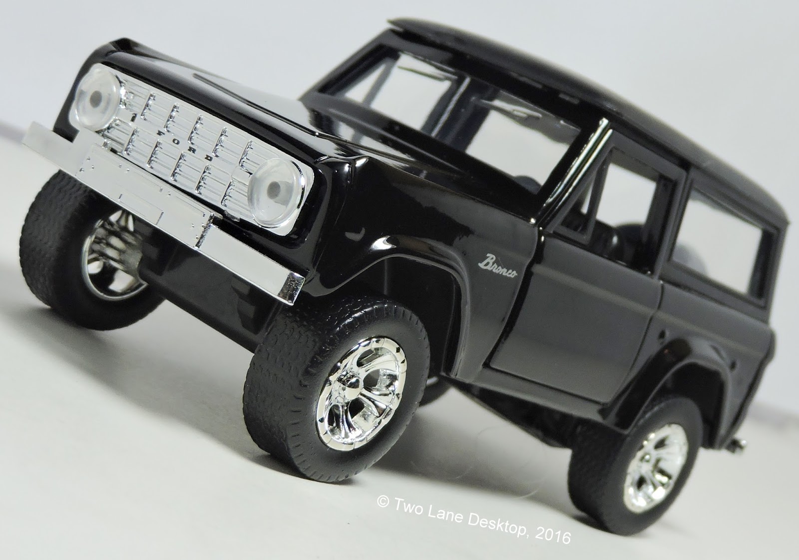 Jada Toys 1:32 1973 Ford Bronco