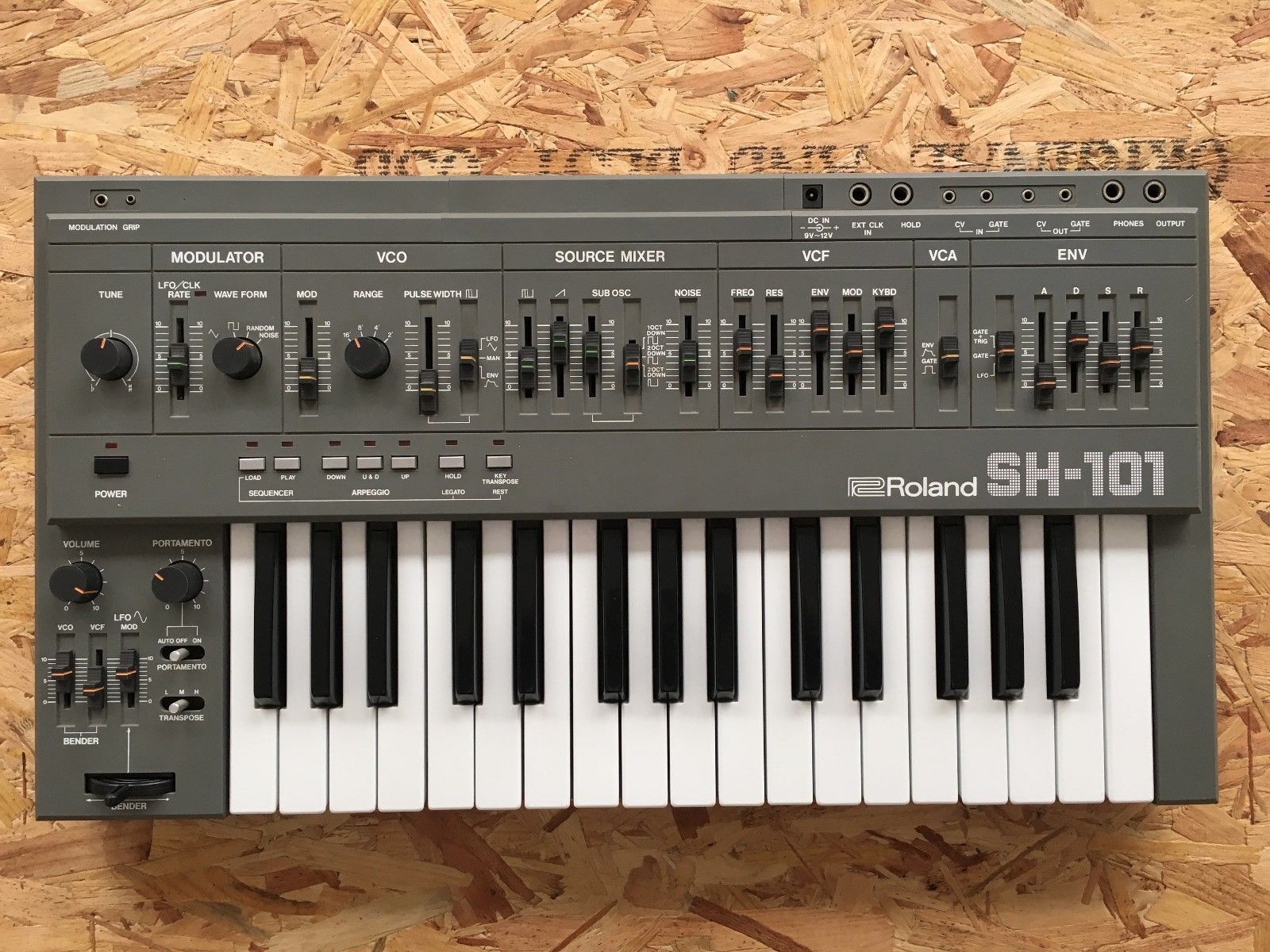 MATRIXSYNTH: Roland SH-101
