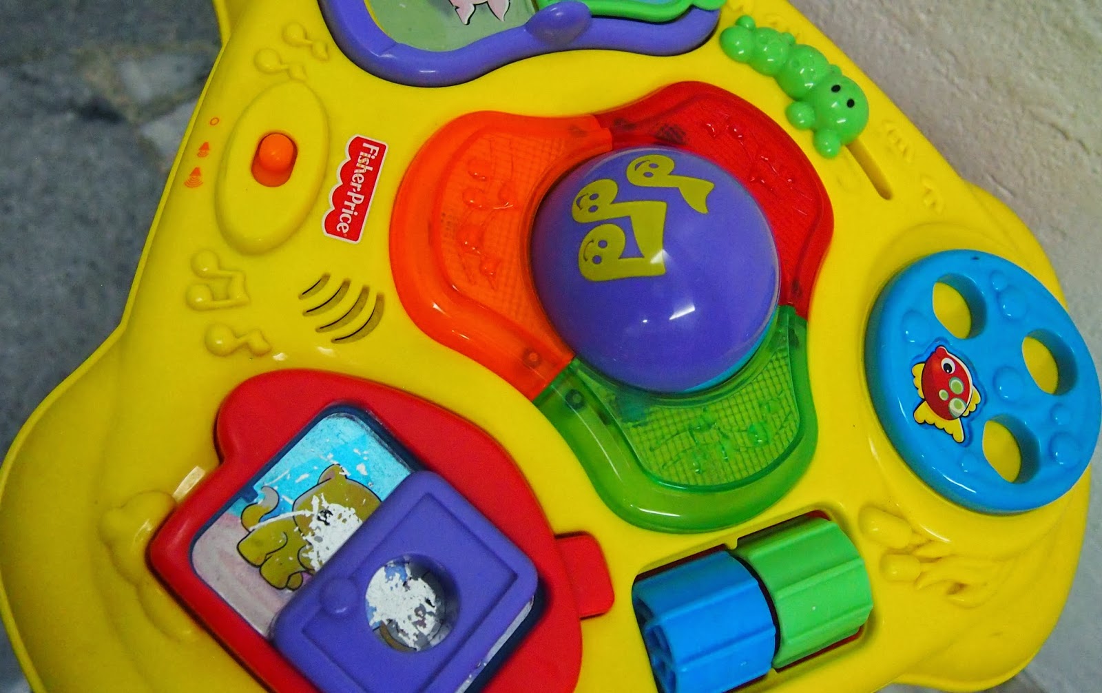 JuaiMurah: Fisher Price Brilliant Basics Activity Table