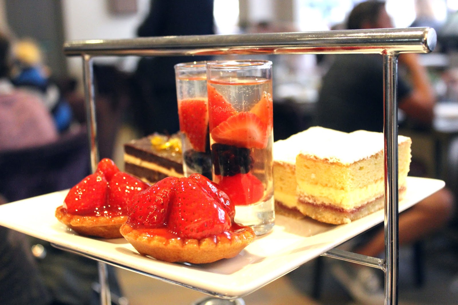 The Afternoon Tea Club Reviews: Matilda Tea at The Radisson Blu ...