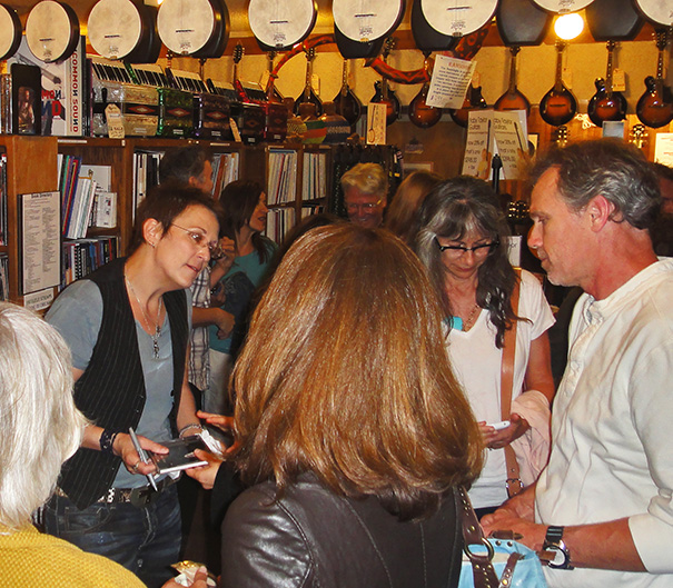 CONCERT OVERLOAD: Concert #604 - Mary Gauthier & Lori McKenna at McCabe ...