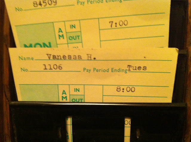 Sasaki Time: Buena Vista Street Hidden Details: The Imagineers Are All Clocked In!