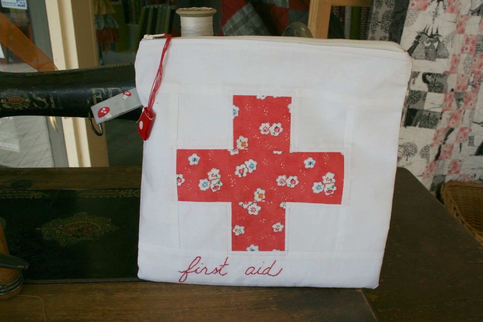 THE QUILT BARN: First Aid Zippy Pouch