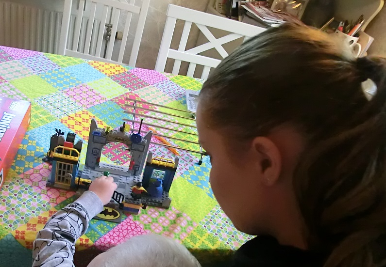 Honungsklubben: Att bygga med lego gillar alla barn!