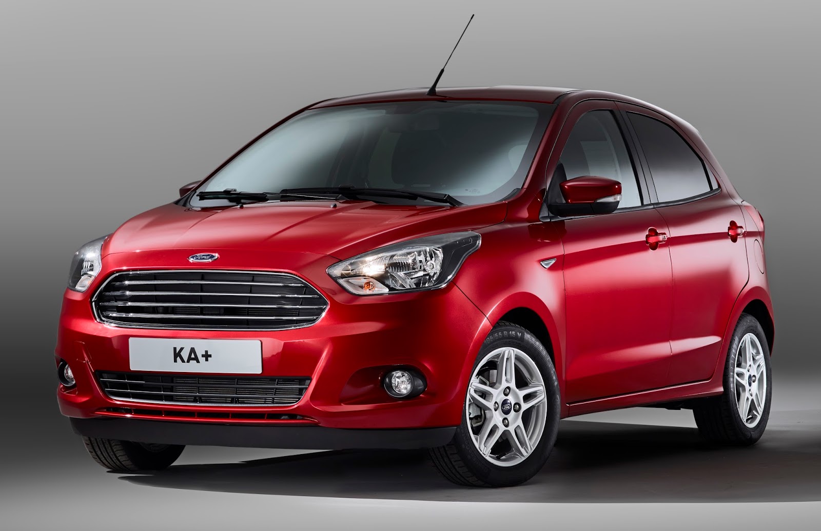 Ford Ka chega ao mercado europeu mais equipado e seguro