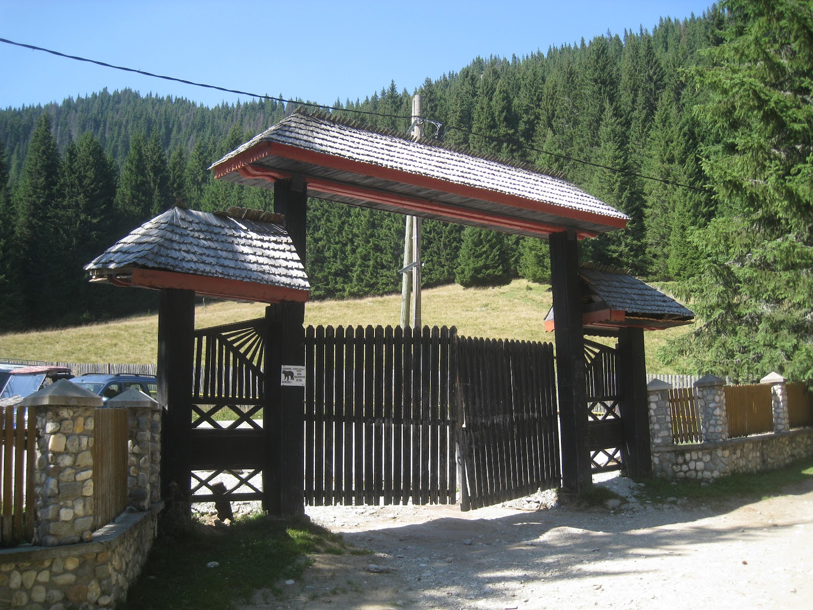 Impresii de calatorie: Drumul Transbucegi, Cabana Dichiu, Lacul Bolboci ...