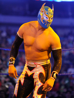 WWE In live!!!!: SIN CARA vs JUSTIN GABRIEL