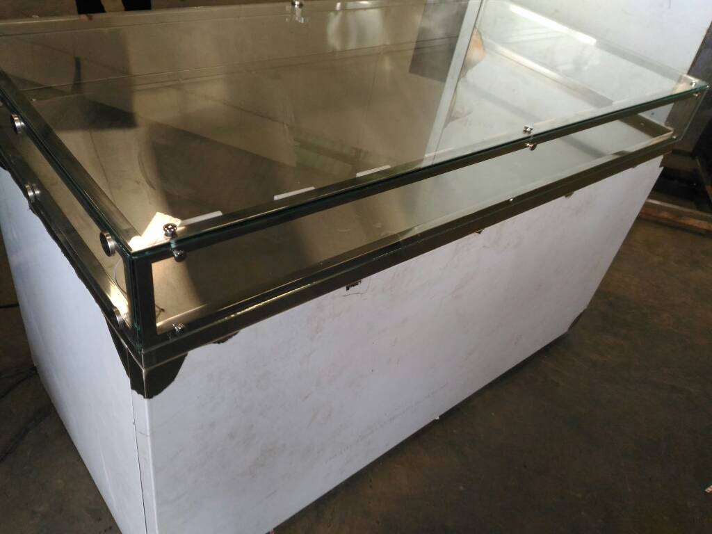 10+ Konsep Terbaru Meja Display