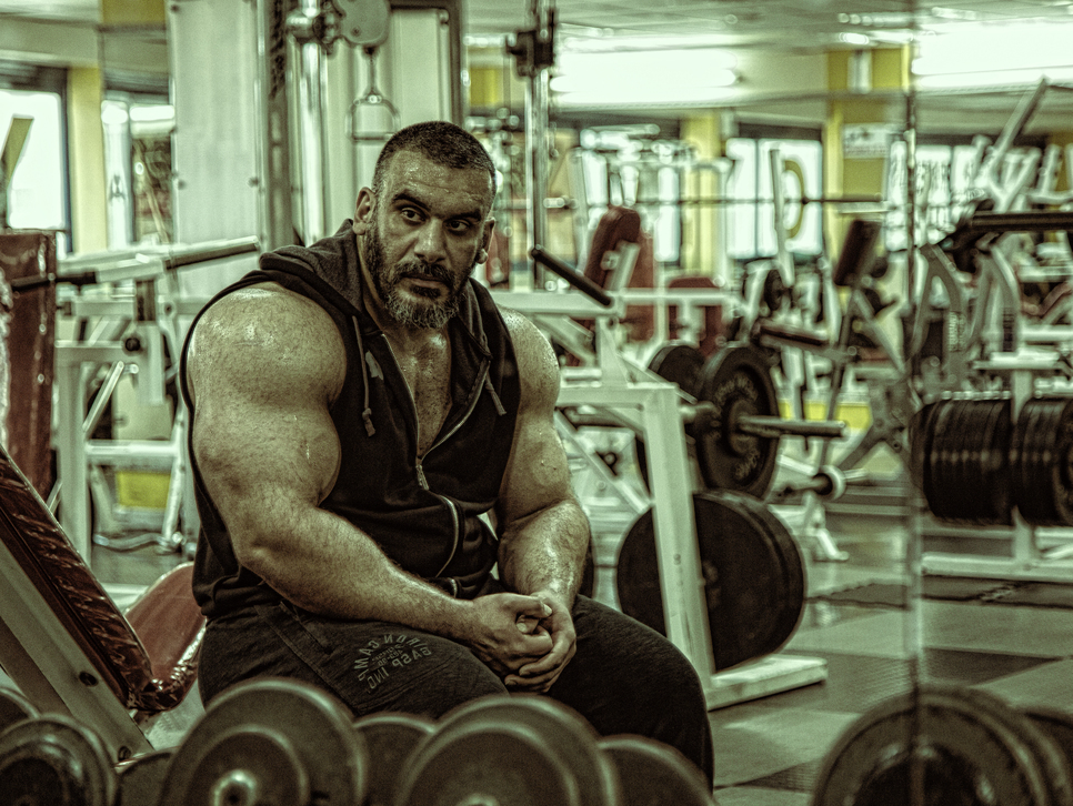 Muscle Lover: Brutal Arab bodybuilder Sayed Ibrahim Al Hashmi