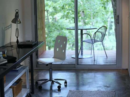 Boc: Marti Montgomerys shipping container house Springfield Missouri