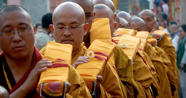 Dans le sillage d'Advayavajra: Dépoussiérer l'esprit