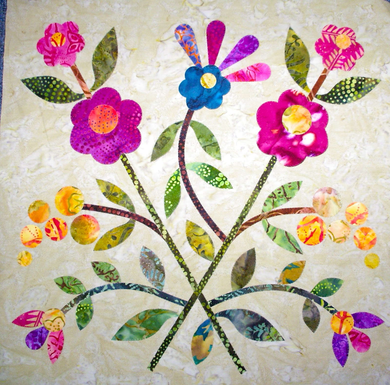 Linda's Quiltmania: Spring Bouquet by Laundry Basket Quilts