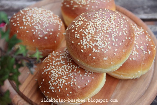 E il Primo Classificato è... - Panini per Hamburger or Hamburger Buns