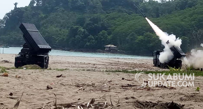 DEFENSE STUDIES: 15 Roket R-han 122B Diuji Coba di Sukabumi, Ini ...