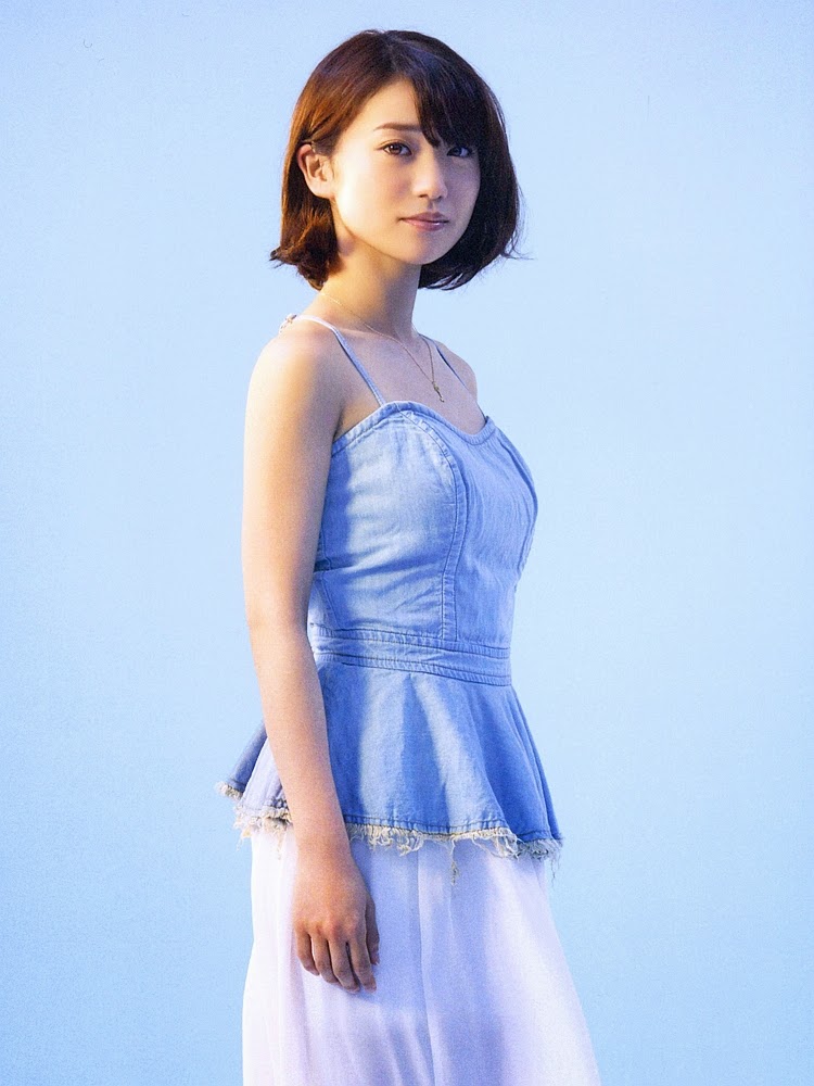 AKB48 1830m Photobook - Idol Group Around The World