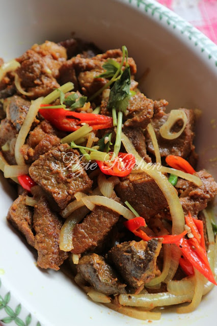 Daging Goreng Garam Kunyit Paling Sedap Hingga Rasa Nak Nangees - Azie ...