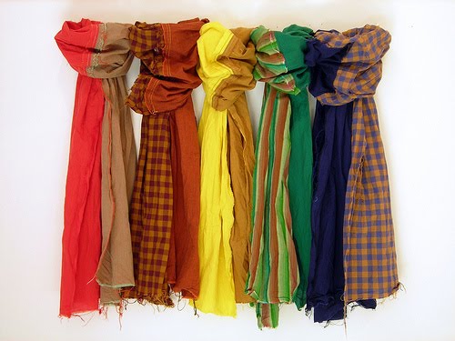 Tânia Rubim in English: 25 Ways to Wear a Scarf!