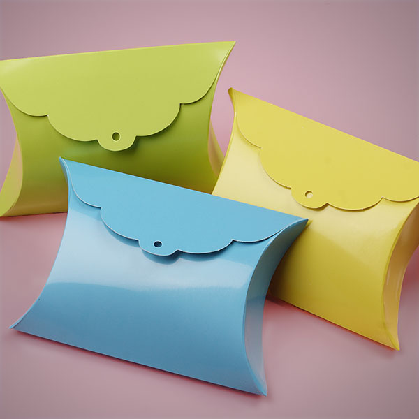 Custom Pillow Boxes: These tabs make up the sides of the box, and hold ...