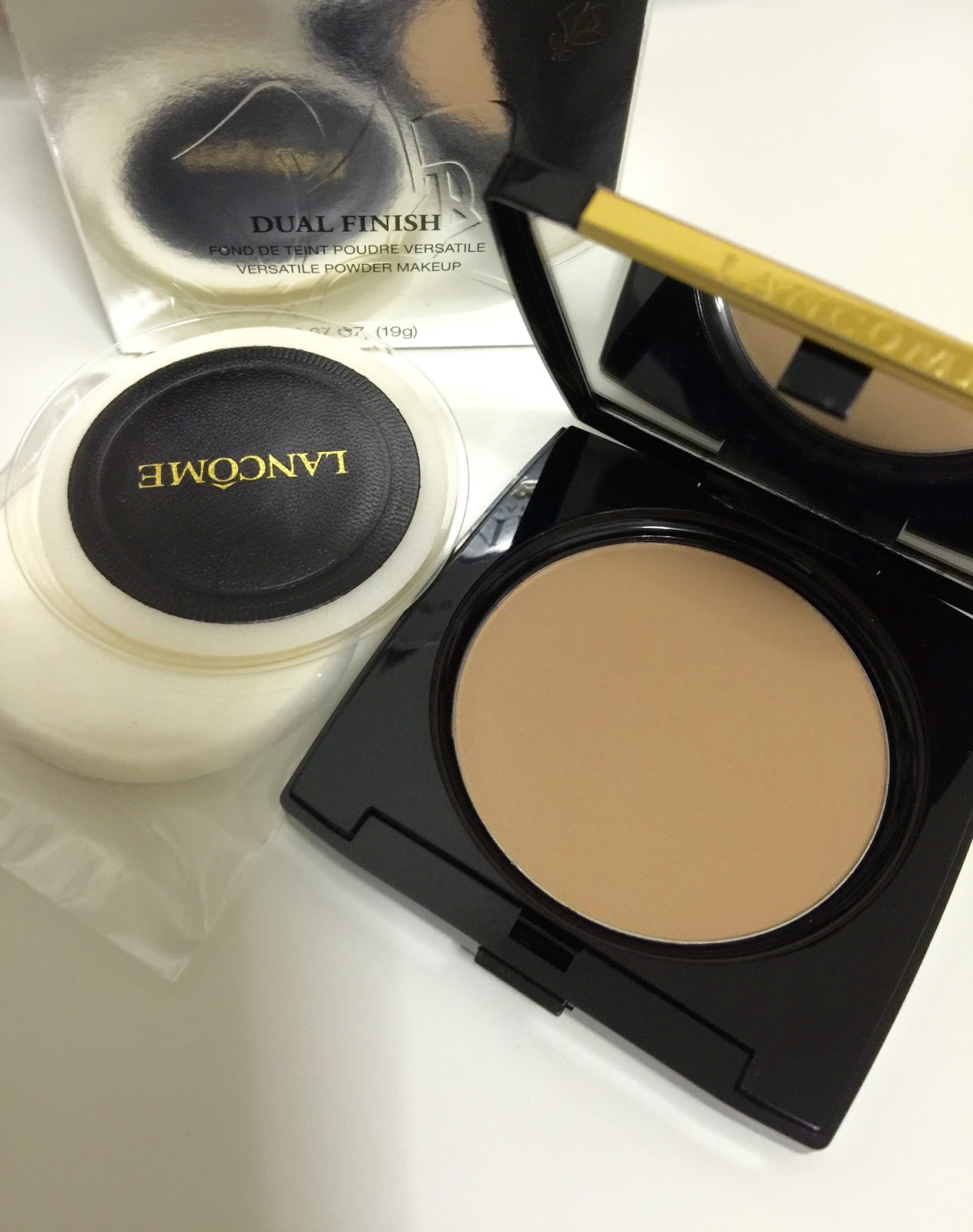 LANCOME DUAL FINISH FACE POWDER
