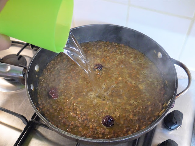 This Muslim Girl Bakes: Brown Daal.