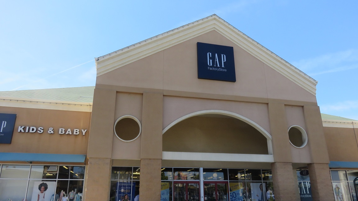 幸福的葡萄枝: 2019一個人加州公路旅行 4/12 Tulare Outlet+Visalia Mall 購物