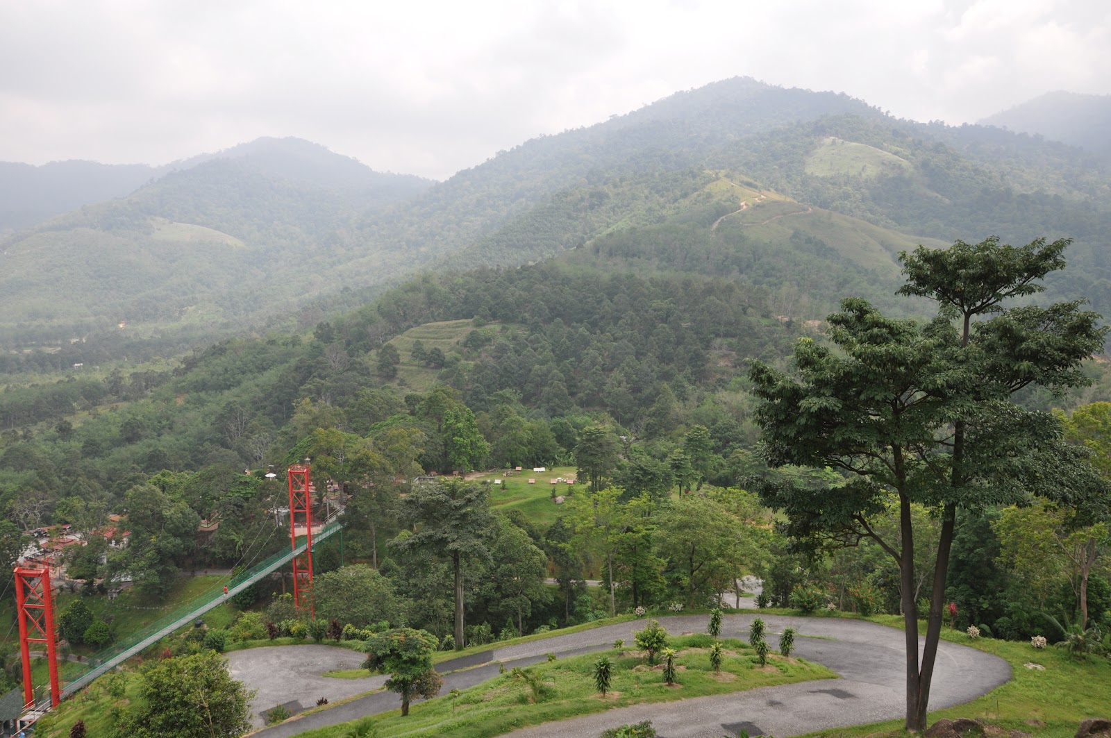 Sungai Siput Boy: Pekan Broga: Gigantic Monkey God at Sak dato Temple ...