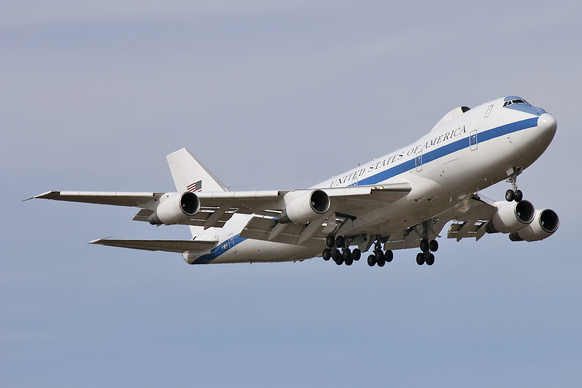 Perth Airport Spotter's Blog: USAF E-4B Airborne Command Post 73-1677