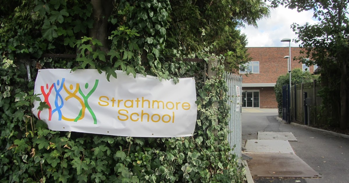 Ham Photos: A sign for Strathmore School
