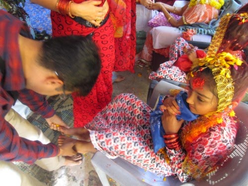 Traditional Clothes Ceremony or Guniu Choli - Les photos du randonnee ...