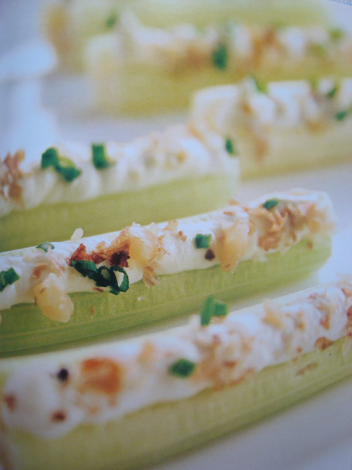Una Cocina Diferente: Palitos de apio rellenos