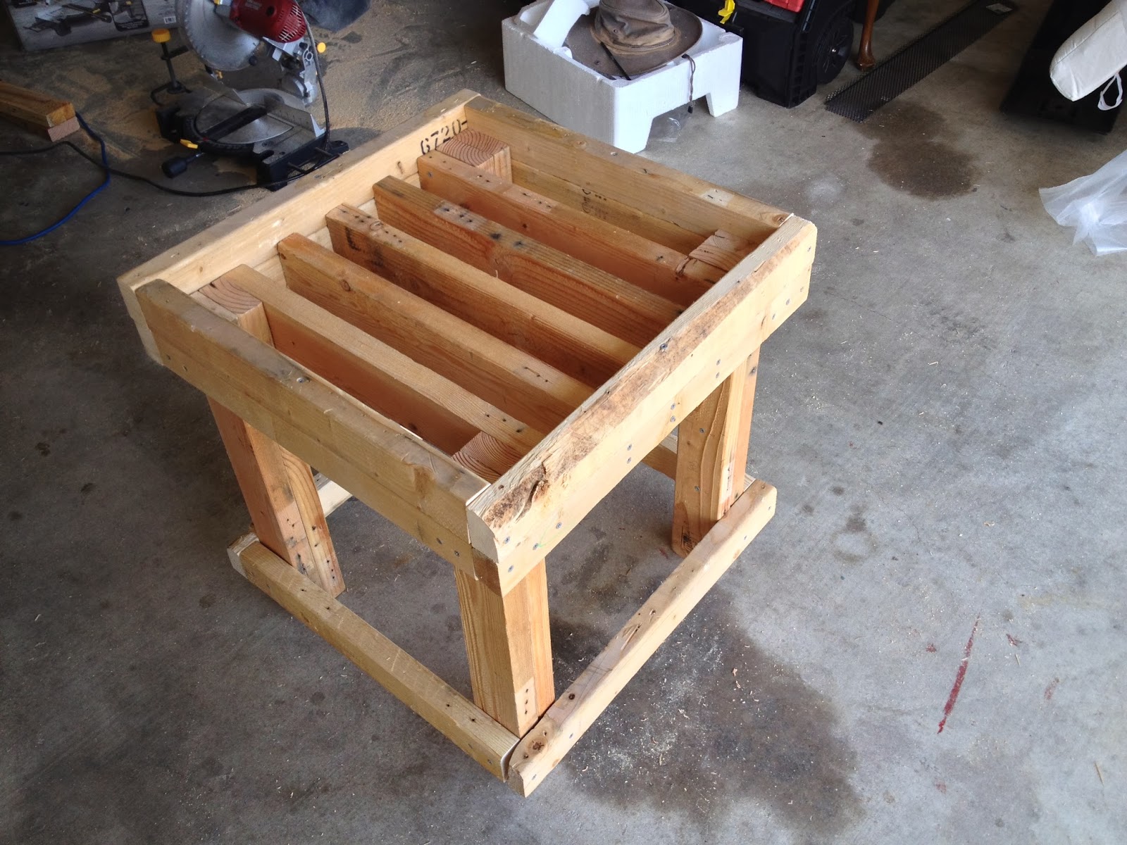 strontium eighty_seven: How To Make a Stand for a Rain Barrel