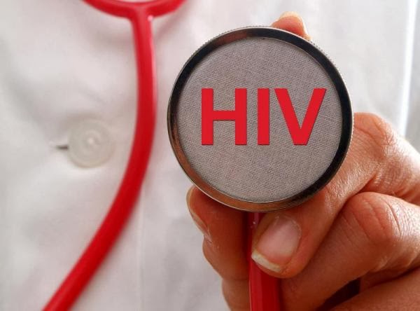 B Y n a T U R a e L: 16 Signs You May Have HIV
