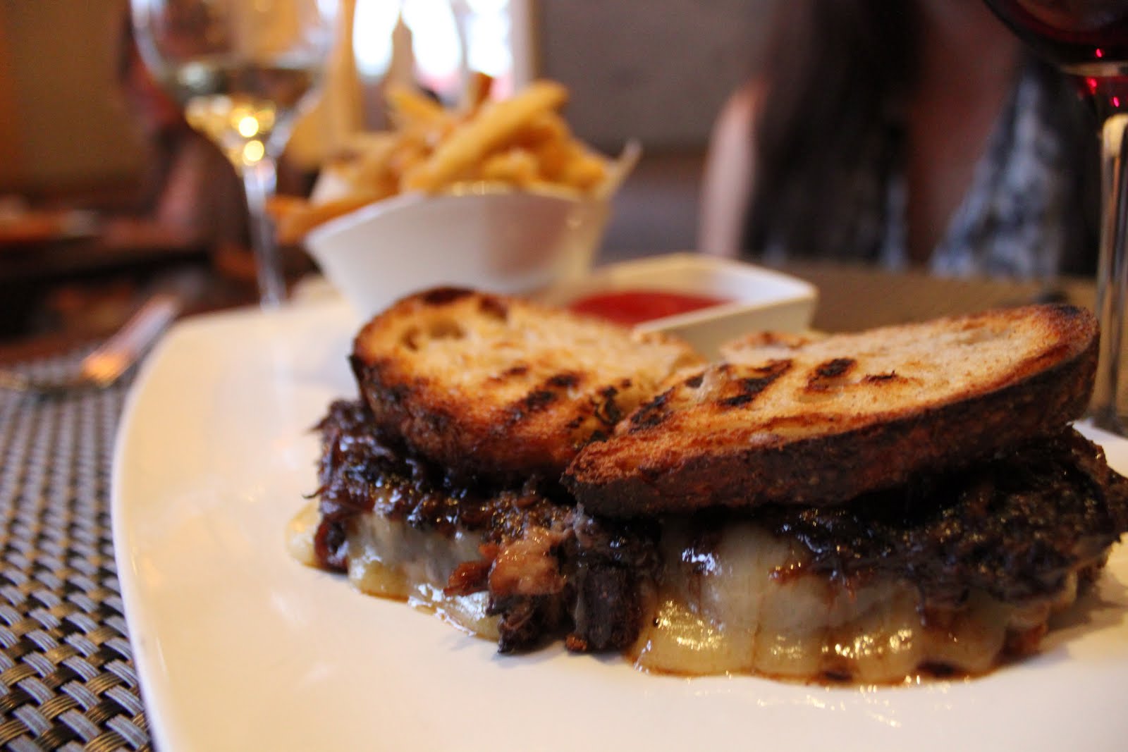 gastro bits: Nine Ten - Happy Hour