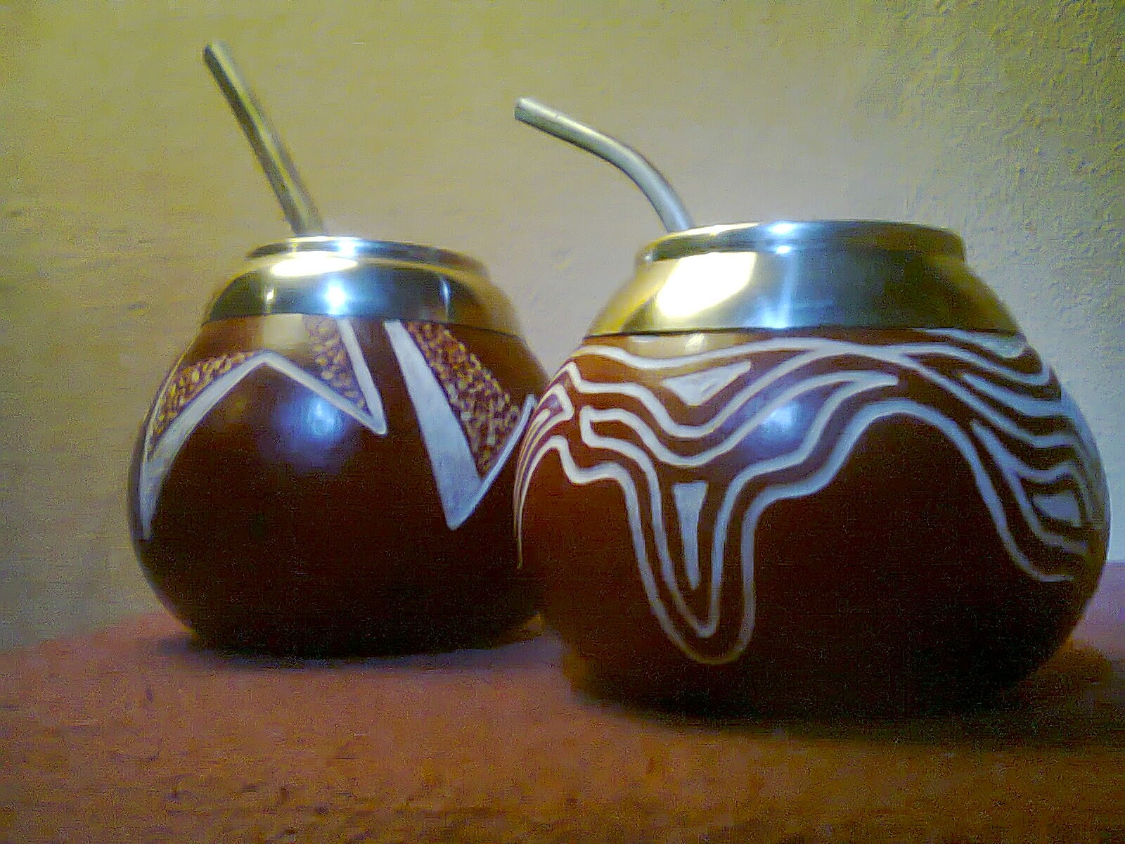 ANDAIRES. matesartesanales: Mate Galleta tallado