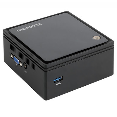 Un barebone, un monitor IPS de 24", un teclado con touchpad y una barra ...