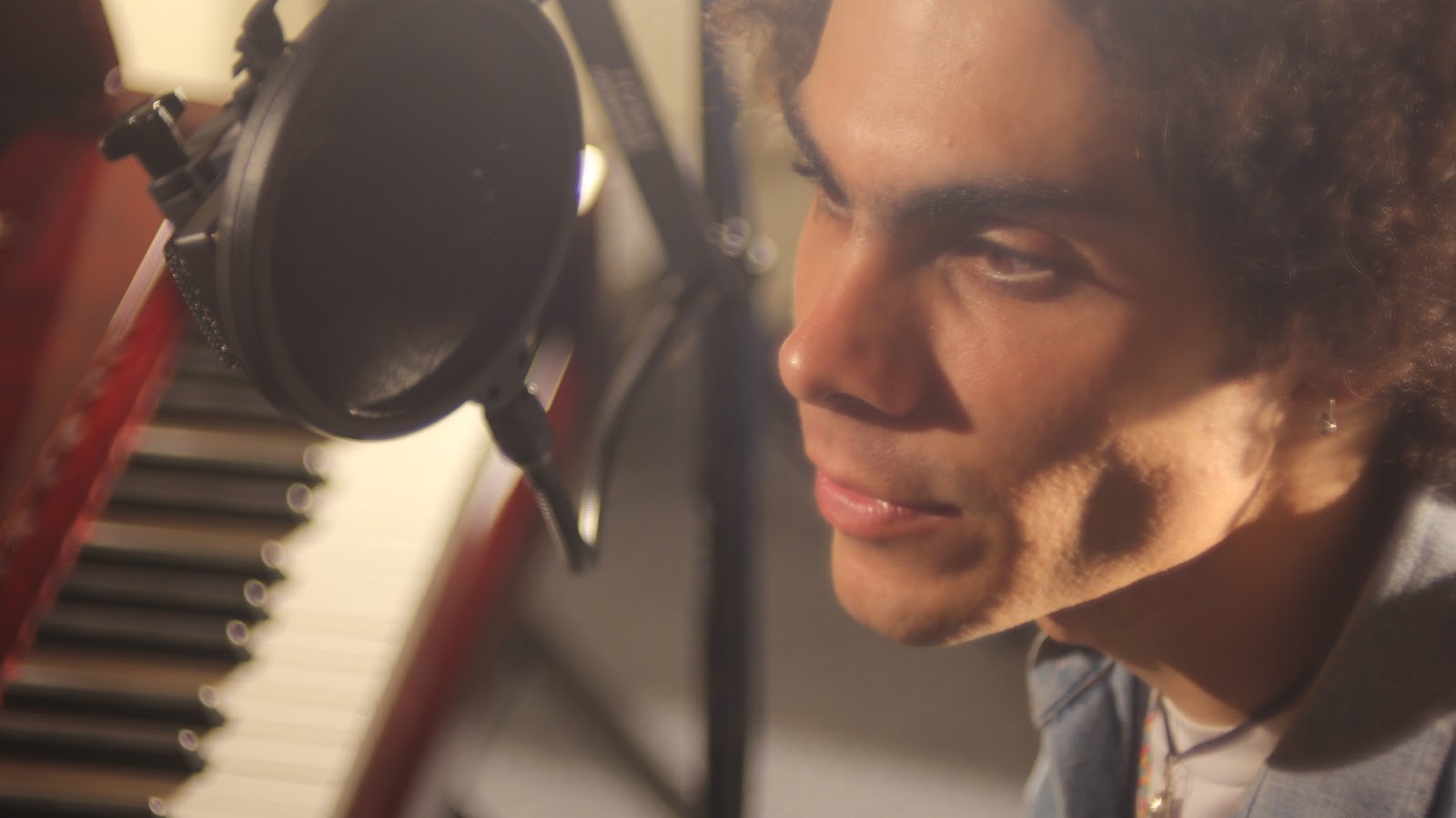 Lucas Cervetti: Música para el amanecer solar - El Caleidoscopio de Lucy