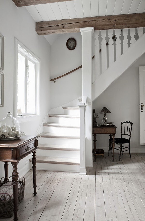 Content in a Cottage: Wonderful Staircase in Antique House