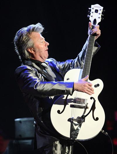 Concert Review: The Brian Setzer Orchestra Christmas Rocks Extravaganza ...