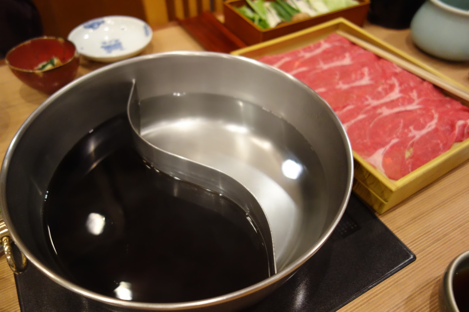 Tokyo Belly: ROPPONGI: Shabuzen Shabu Shabu Sukiyaki... lots of semi ...