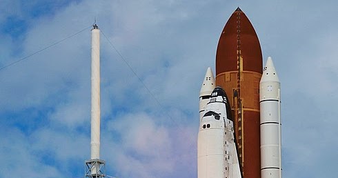 Cohetes de combustible líquido y sólido