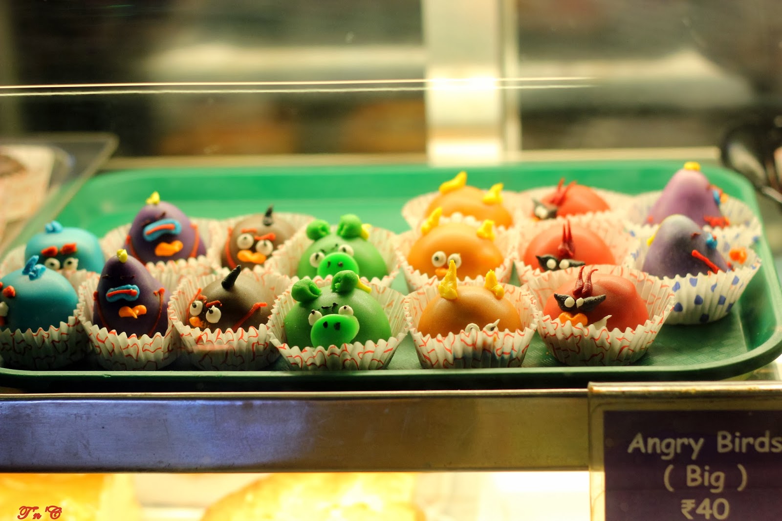 Traveledncaptured: Candies,Bandra(Mumbai)