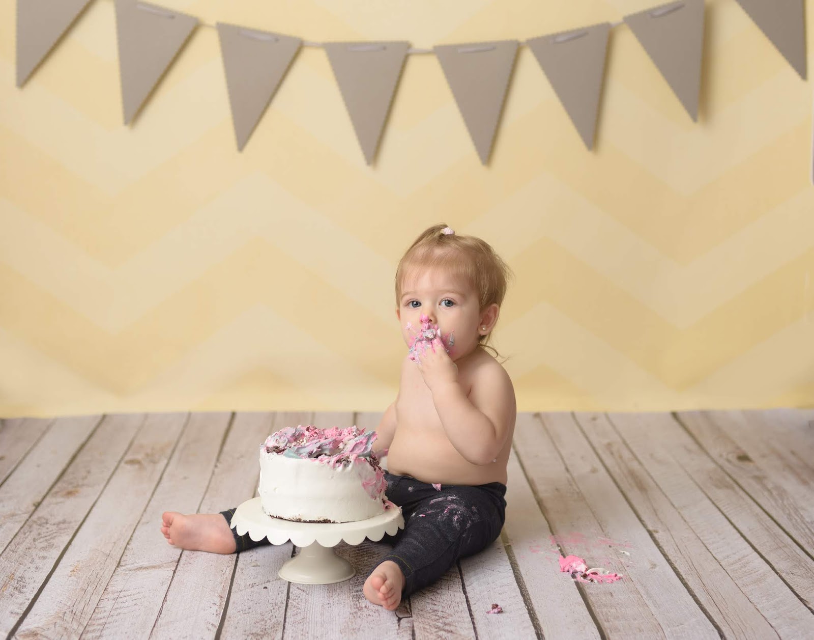 Tips for a successful cake smash photo shoot - Shot From the Heart ...