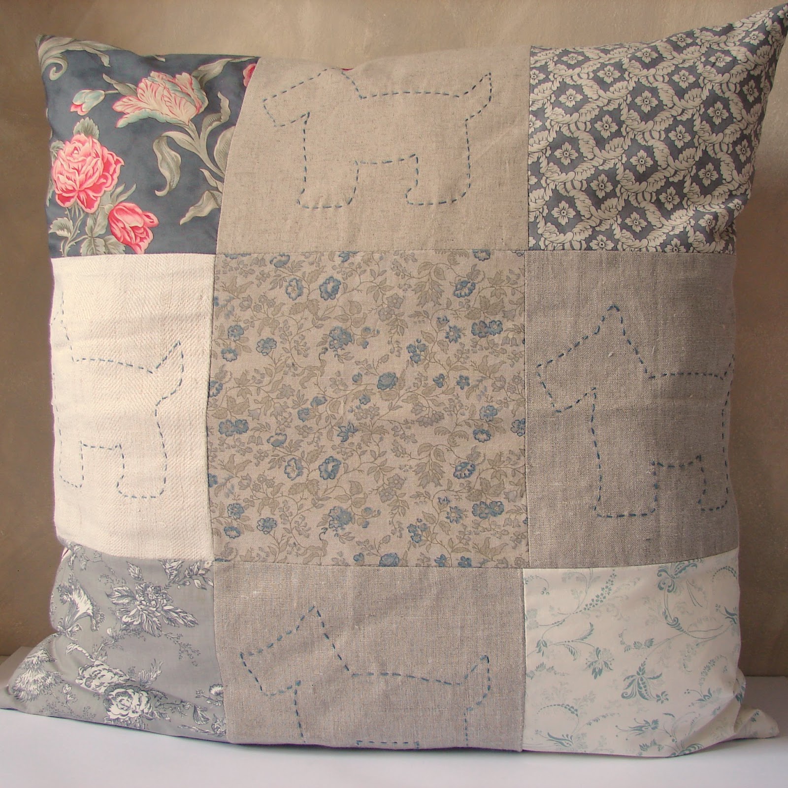 Roxy Creations: Scotty dog cushions