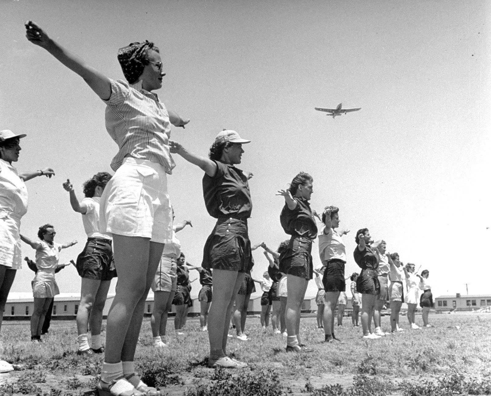 21 Interesting Black and White Photographs Document Female Pilots ...