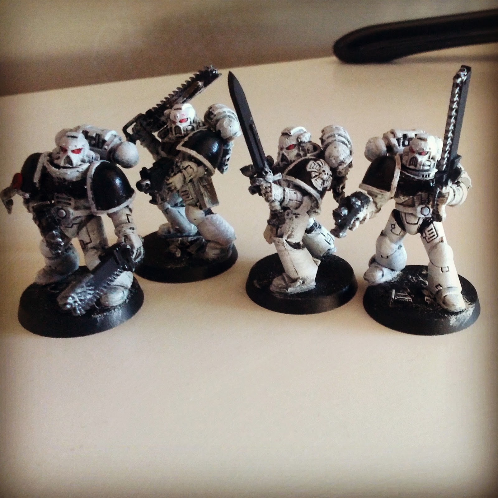 Mikeymajq's Warhammer workshop: White Templars progress #1