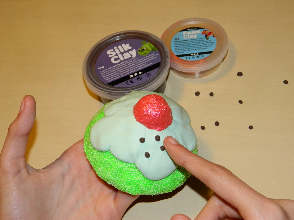 Los Colores de Violeta: Cajita muffin con Silk Clay y Foam Clay