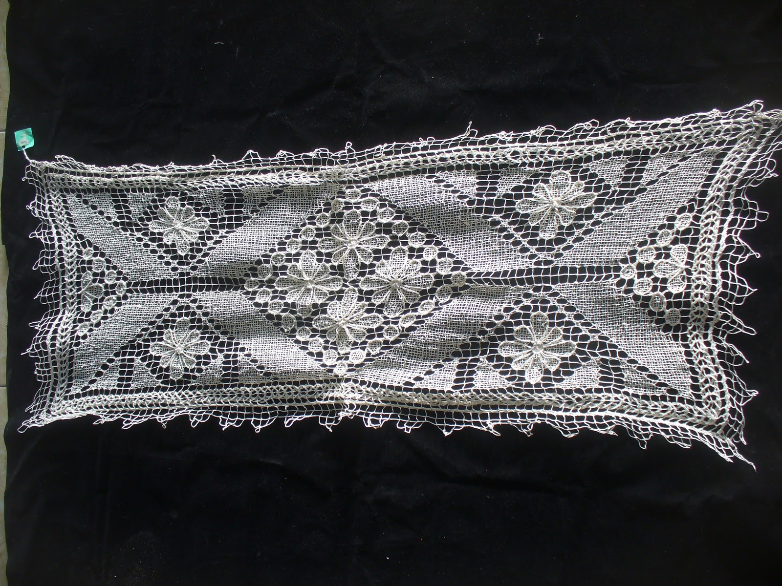 Artesanias en Itatí: Tejidos en encaje Ju