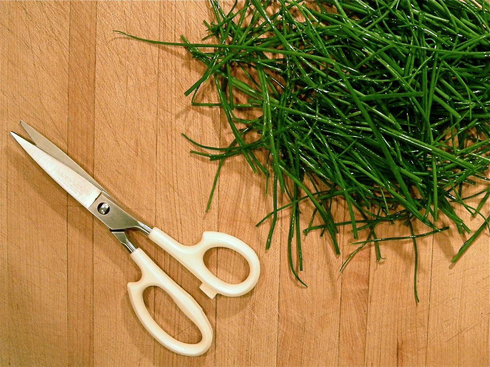 eat with a spoon: Cauliflower Soup with Chive Oil and Crostini