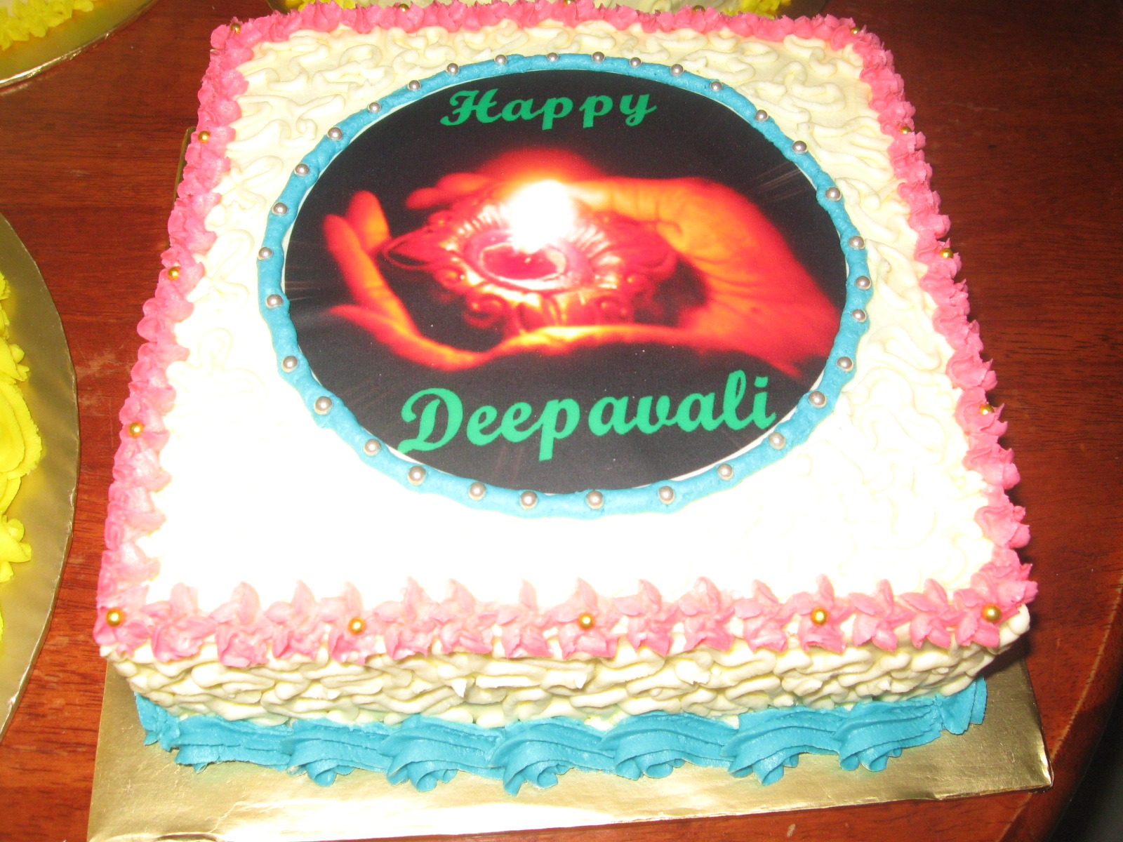 Cakes & Cupcakes for all occasions: Deepavali Cake